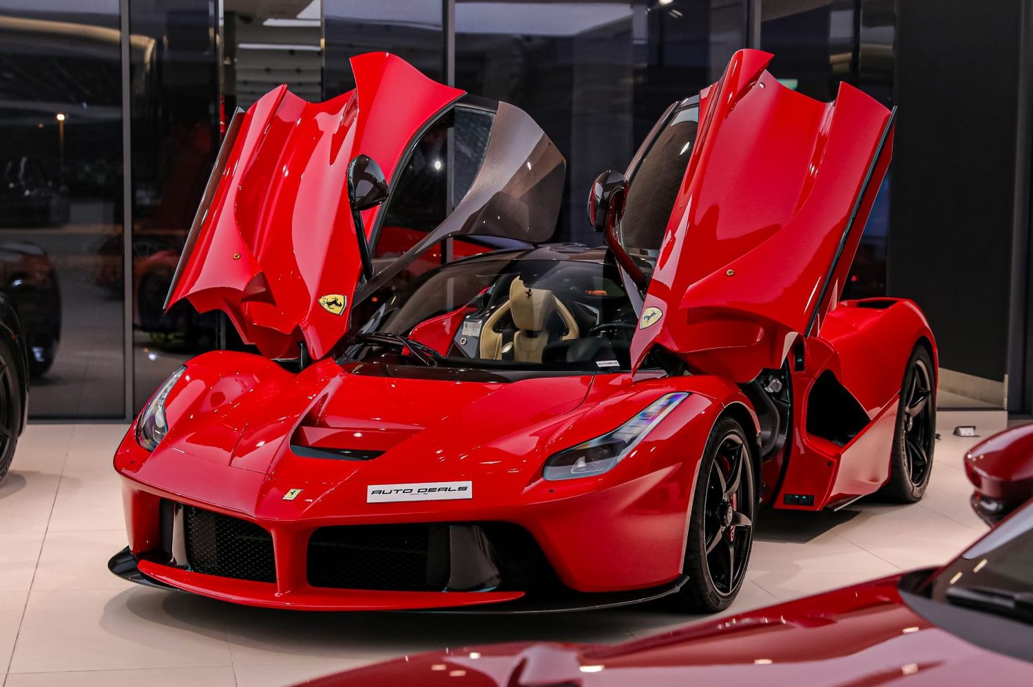 Ferrari LaFerrari: A Masterpiece of Automotive Engineering | مدونة AUTO.AE